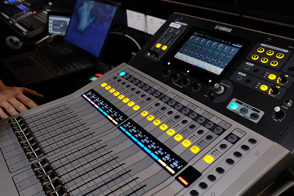 Colégio Luso-Francês | Integração de Displays Interativos/Auditório ...